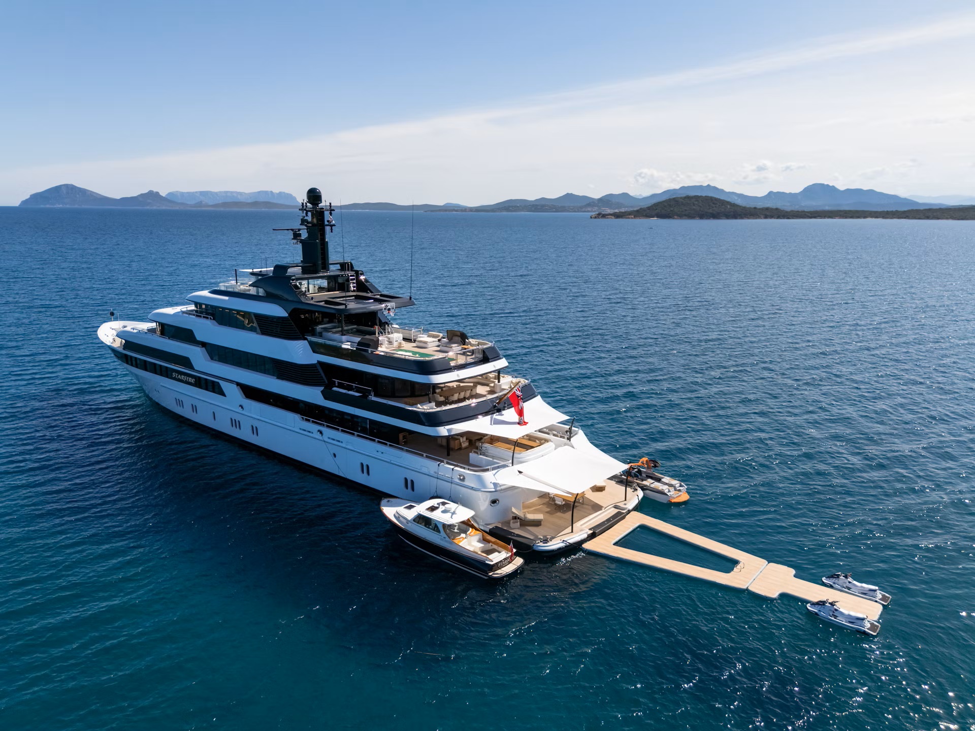 Yacht STARFIRE, Lurssen | CHARTERWORLD Luxury Superyacht Charters